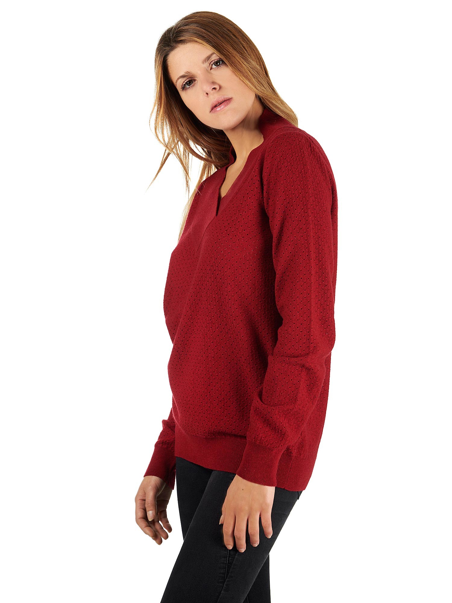 Pull rouge pour les femmes laine mérinos et cachemire col V Made in Italy